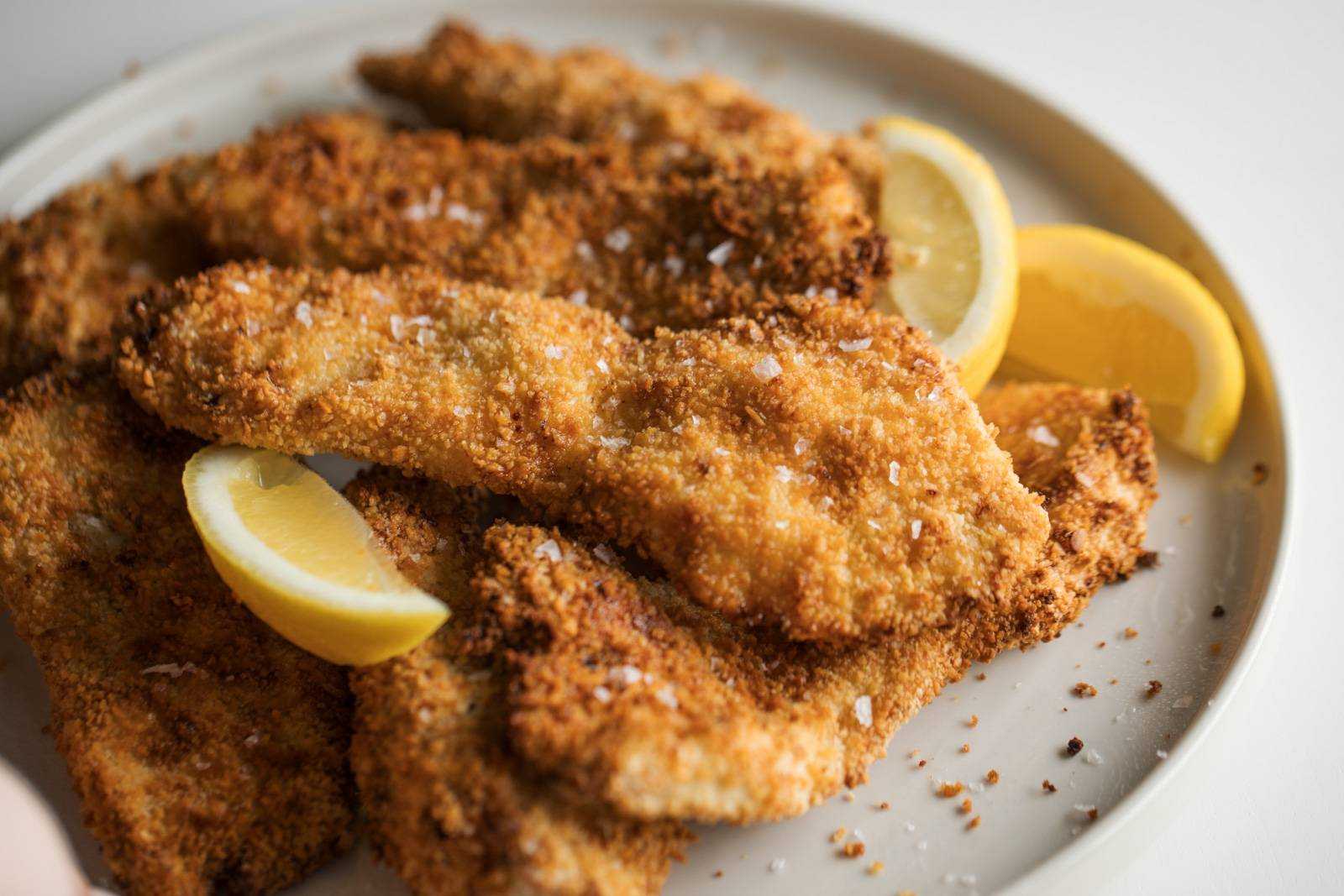 Crispy Chicken Cutlets Recipe - Pinch of Yum