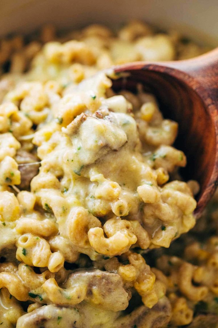 Steak and Cheddar Mac and Cheese Recipe - Pinch of Yum