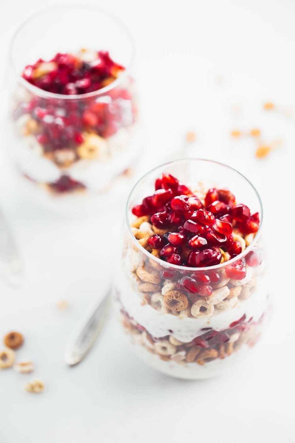 5-Minute Honey Yogurt Quinoa Parfait Recipe - Pinch of Yum