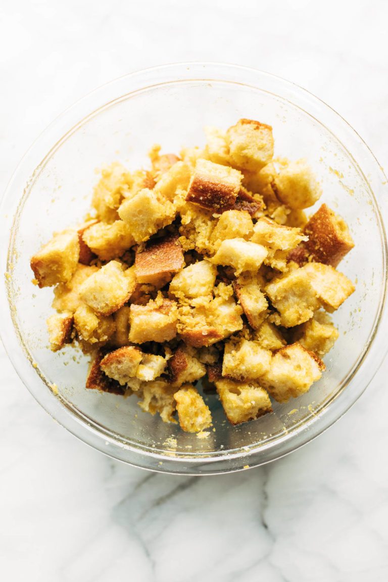 Cheezy Garlic Croutons Recipe - Pinch of Yum