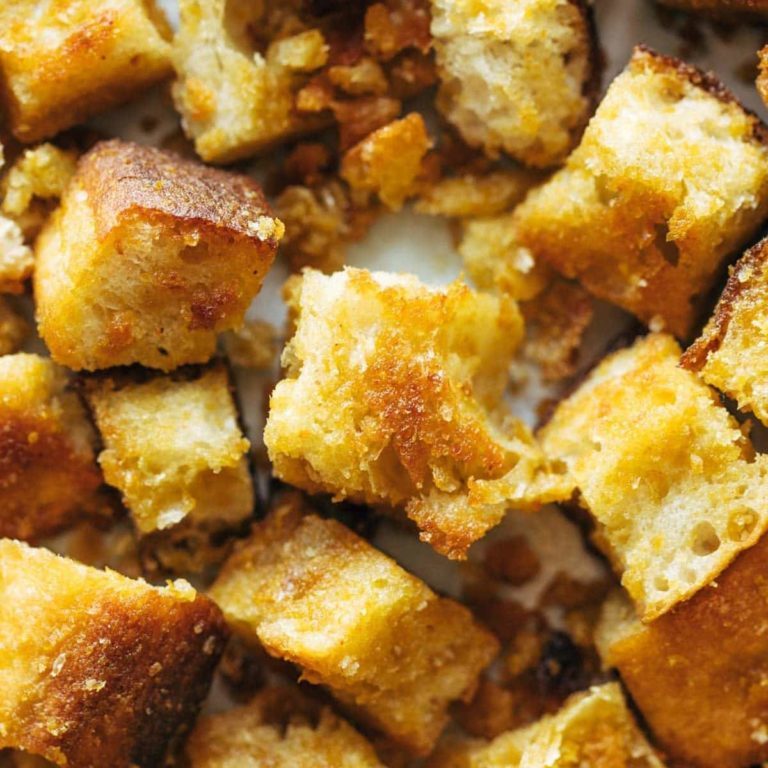 Cheezy Garlic Croutons Recipe - Pinch of Yum