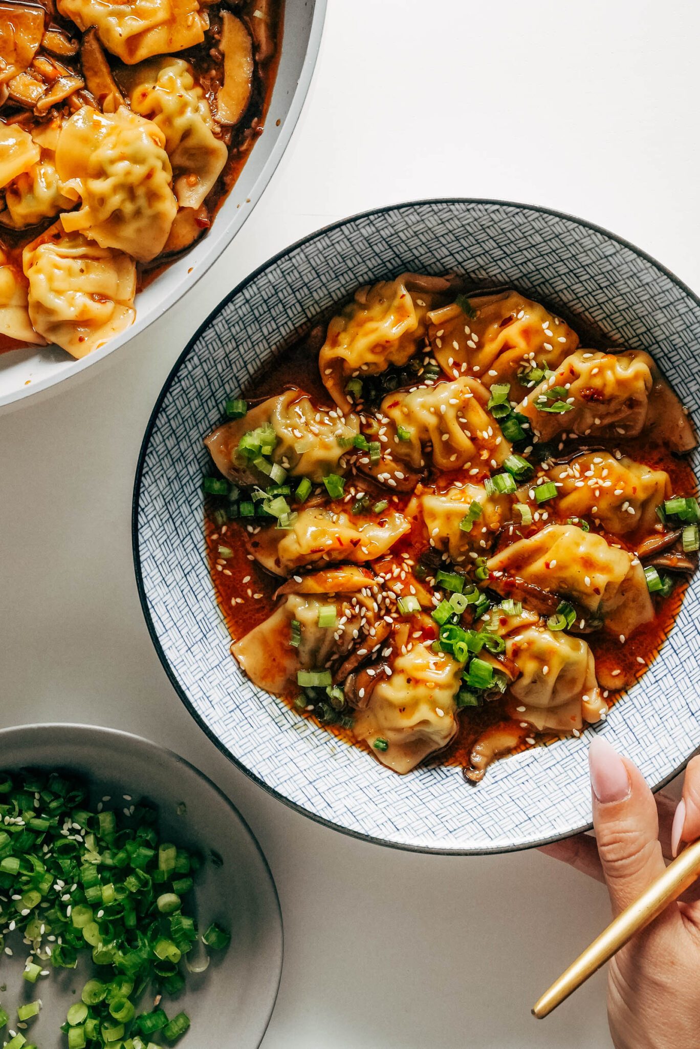 Chicken Wontons in Spicy Chili Sauce Recipe - Pinch of Yum