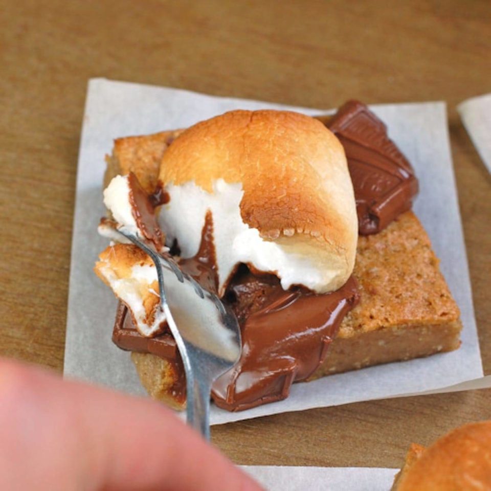 Chocolate Marshmallow Graham Bars Recipe - Pinch of Yum
