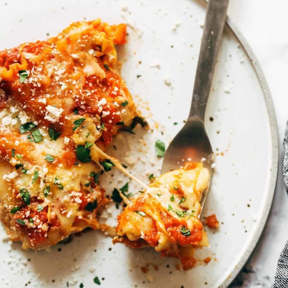 Garlic Parmesan Chicken Lasagna Bake Recipe - Pinch of Yum