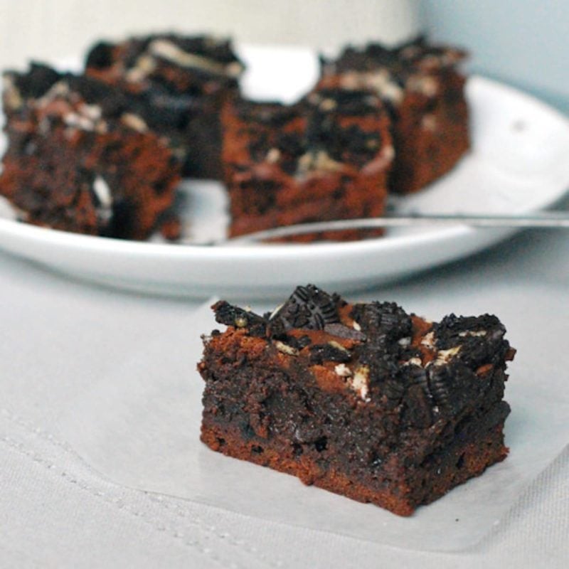 Fudgy Oreo Brownies Recipe - Pinch of Yum