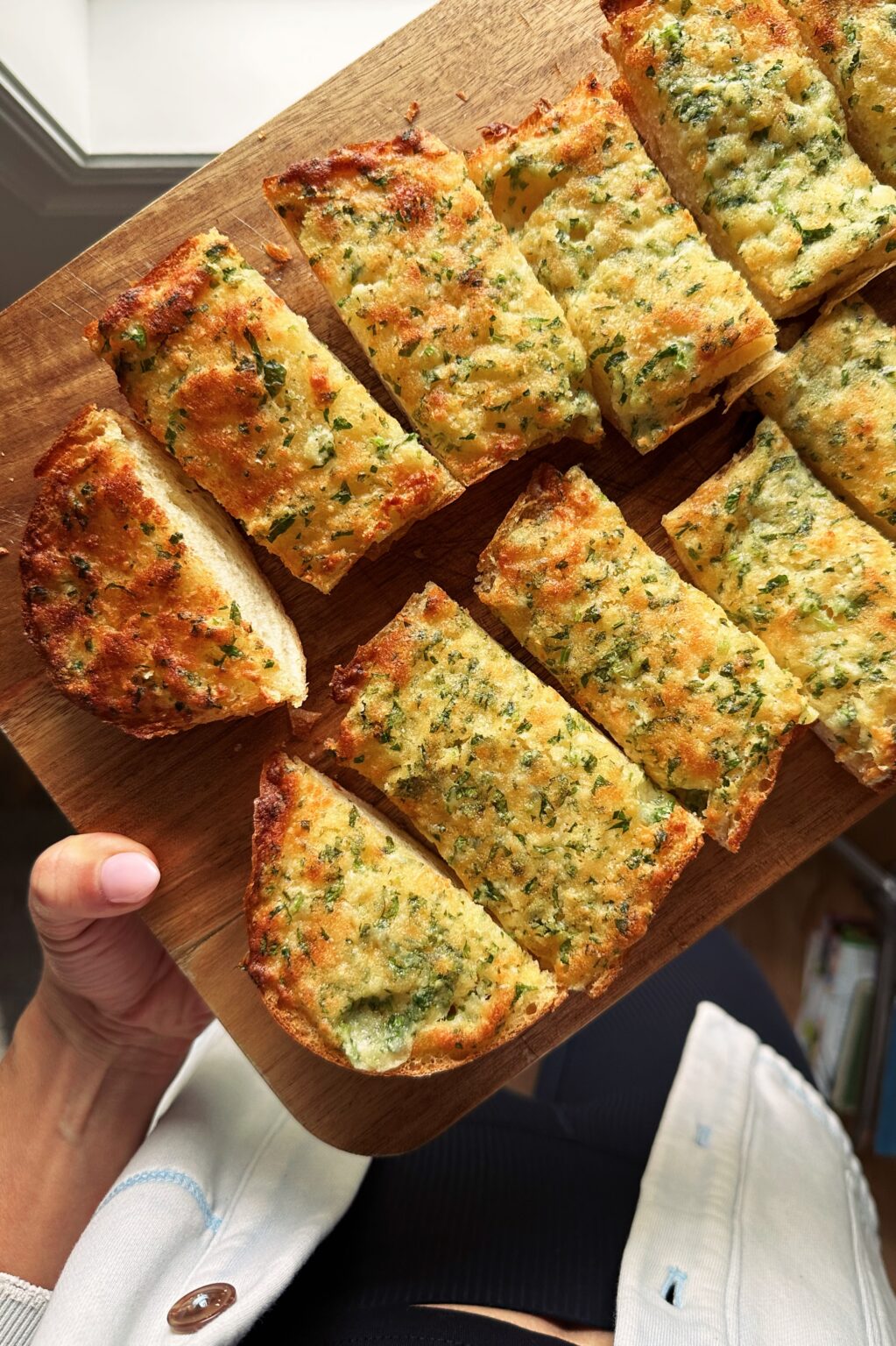 House Favorite Garlic Bread Recipe - Pinch of Yum