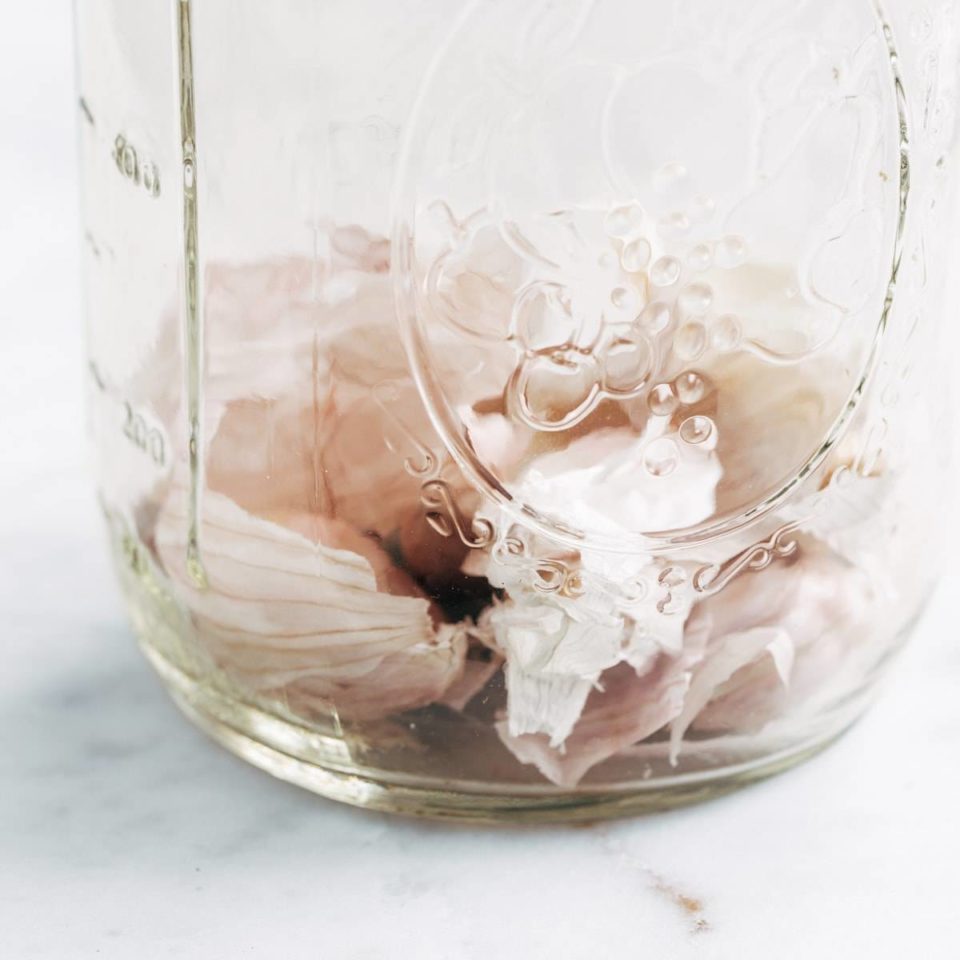 How To Peel Garlic - Pinch of Yum