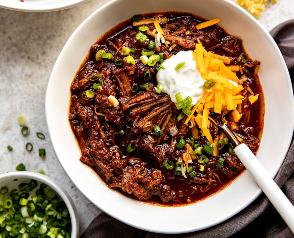Slow Cooker Texas Style Chili Recipe - Pinch of Yum