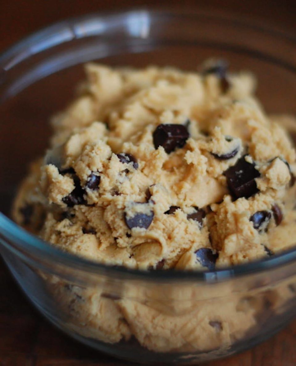 Deep Dish Chocolate Chip Cookies Recipe - Pinch of Yum